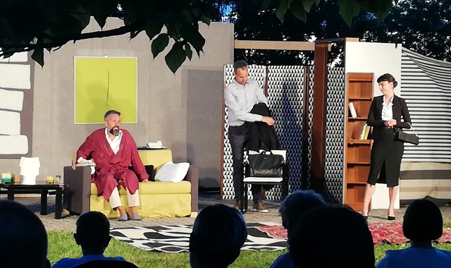 Cassago: va in scena ''La cena dei cretini'' al Rus Cassiciacum ...